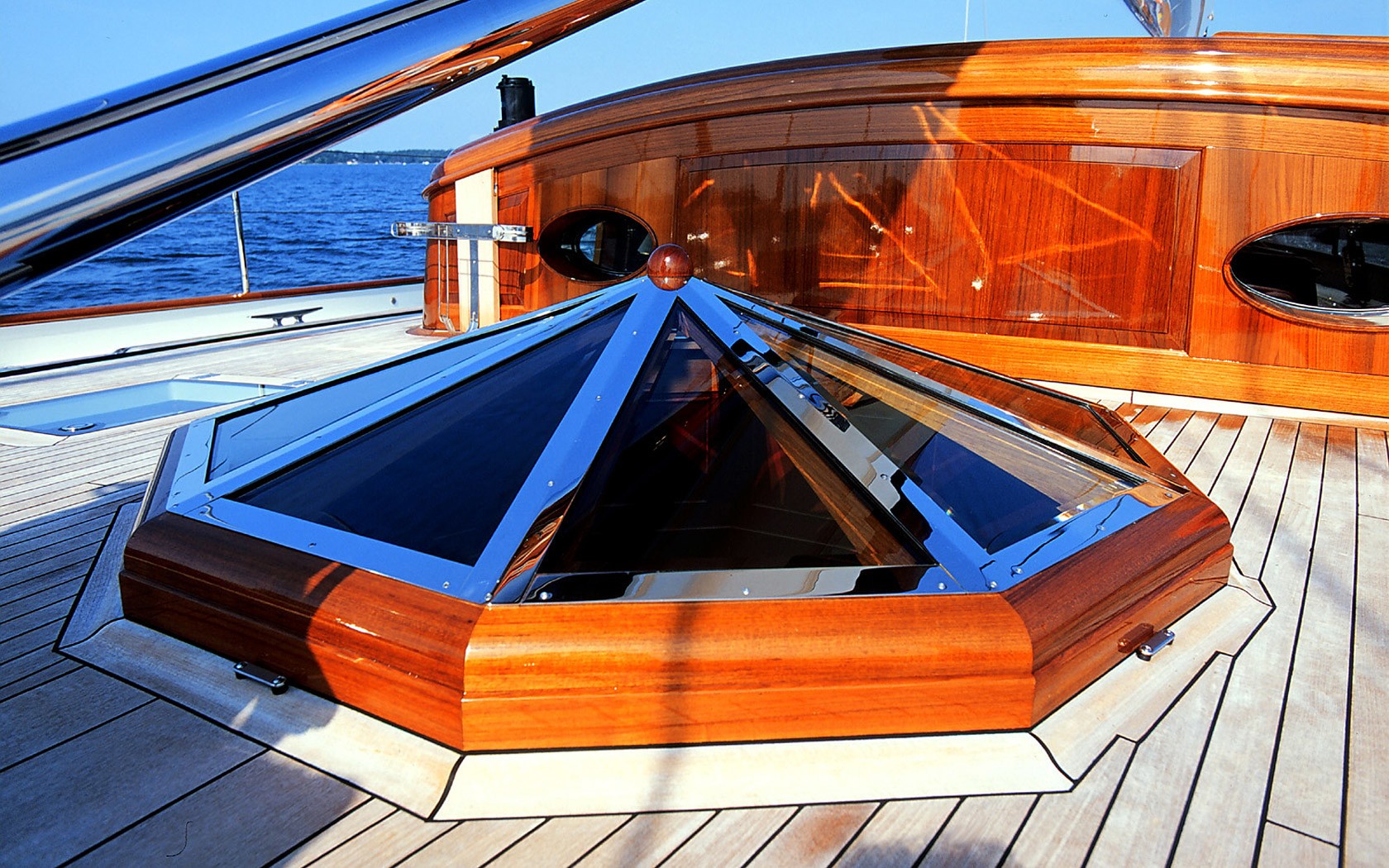 Yacht MARIA CATTIVA, Royal Huisman | CHARTERWORLD Luxury Superyacht ...